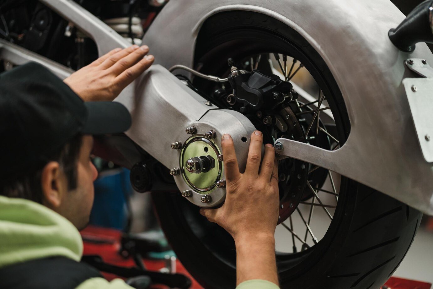 Mau Servis Motor? Ini 12 Komponen yang Perlu Kamu Perhatikan - Samoto